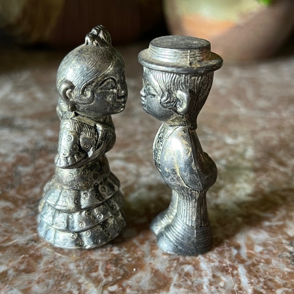 Unbranded | Accents | Vtg Miniature Kissing Couple Figures Lead Heavy ...